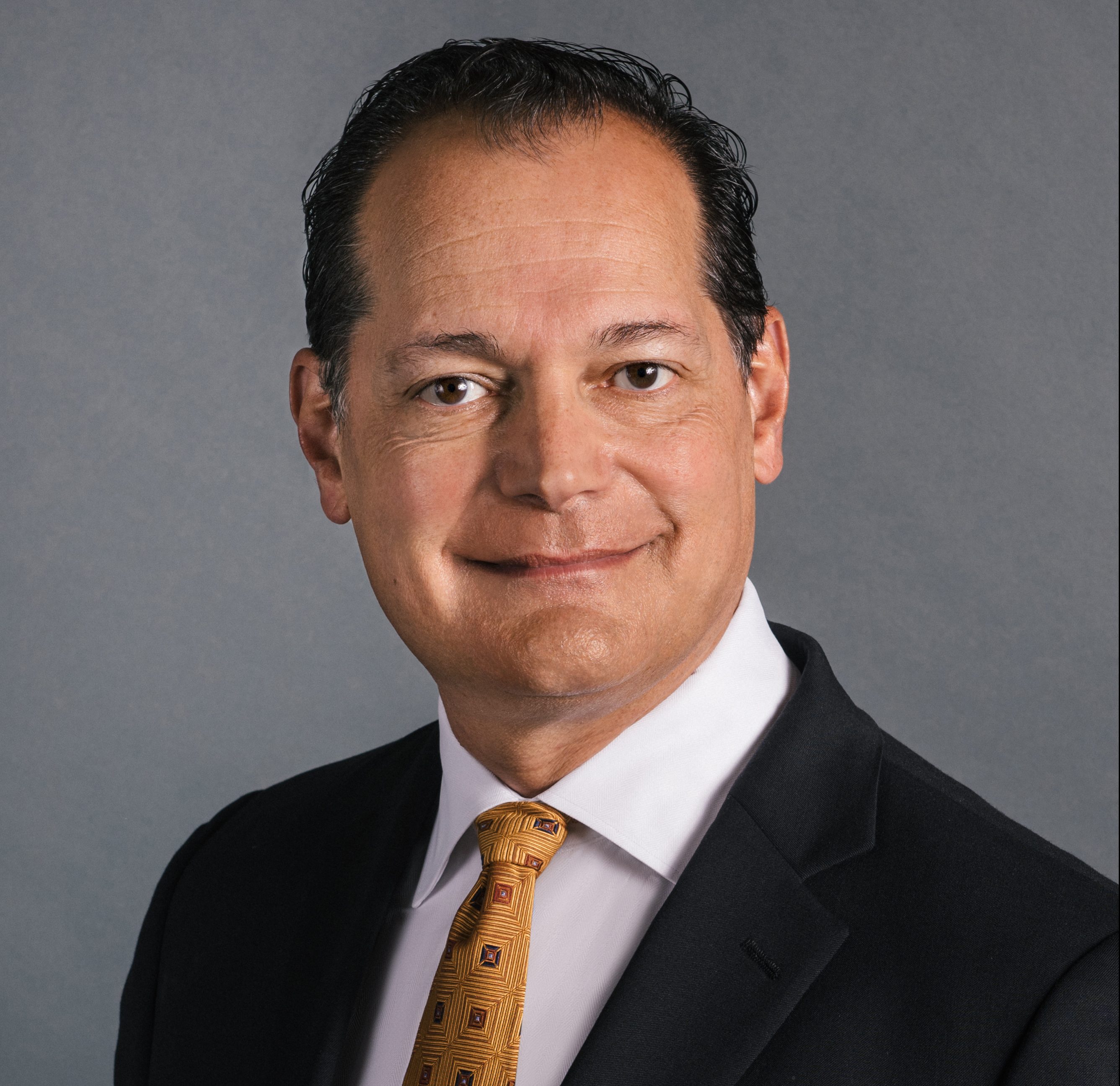 New Deputy Editor Spotlight: Ronald A. Navarro - OrthoBuzz